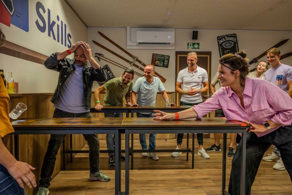 Sports en Fun bij Vibes Eindhoven: Padel, ClashRooms & Hado